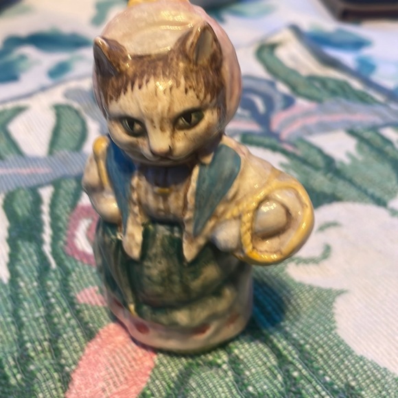 F. Warne and Co | Accents | Beatrix Potter Figurine England Cousin ...